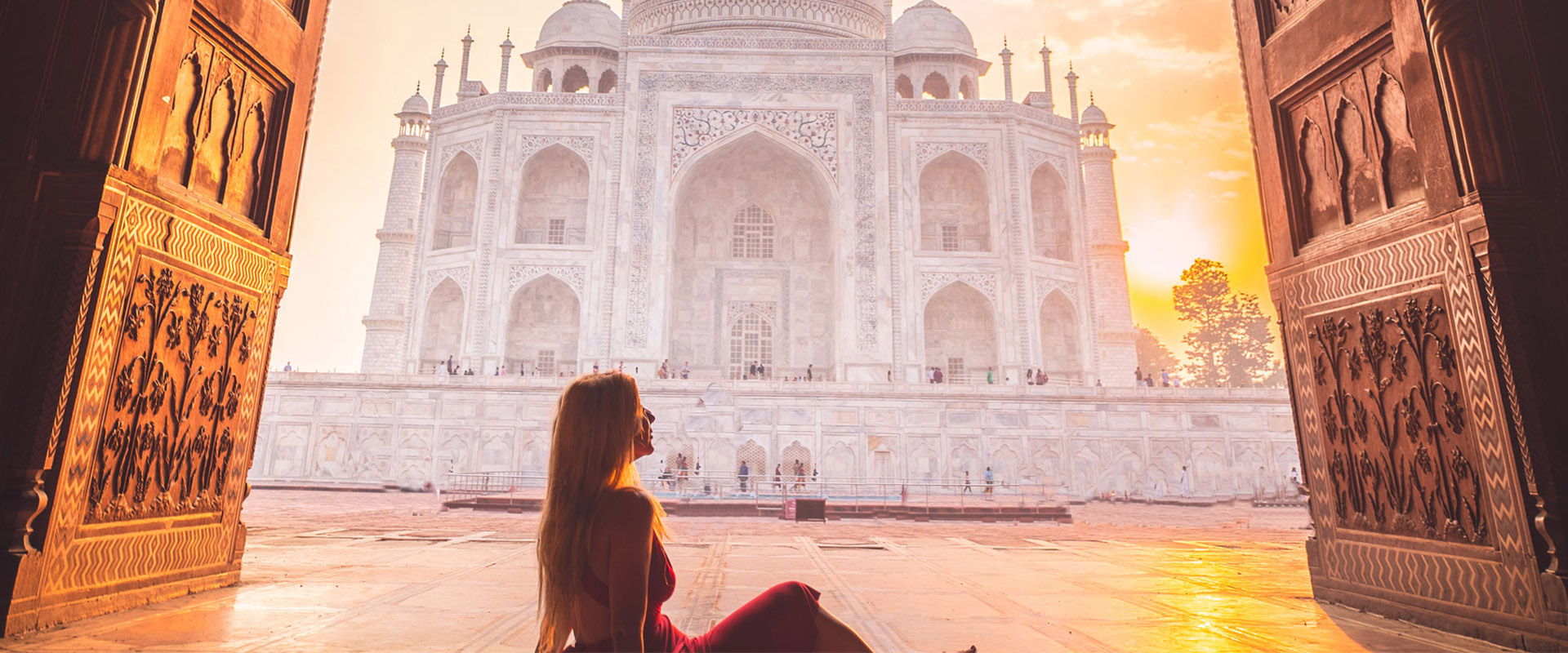 How to Explore Taj Mahal: Best Time, Travel Routes & Tips