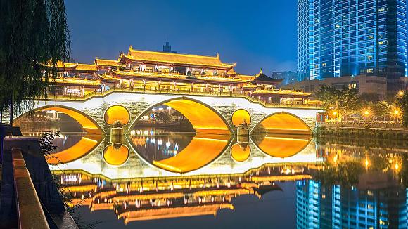 Chengdu Travel Guide 2025: Top Places, How Long to Stay & When to Visit